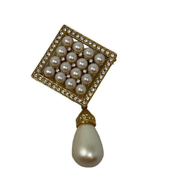 Joan Rivers | Jewelry | Vintage Joan Rivers Faux Pearl And Rhinestones ...